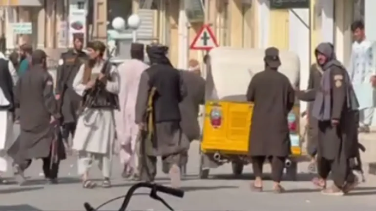 Herat Residents Return to Streets Demanding Women's Rights as Taliban ...
